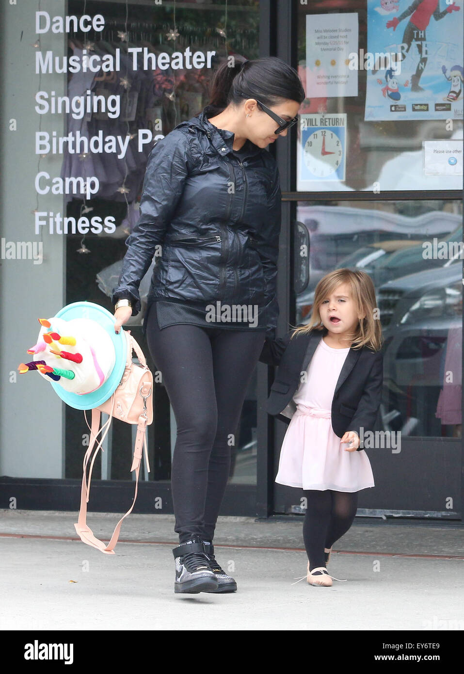 Kourtney Kardashian takes her daughter Penelope to ballet class ...