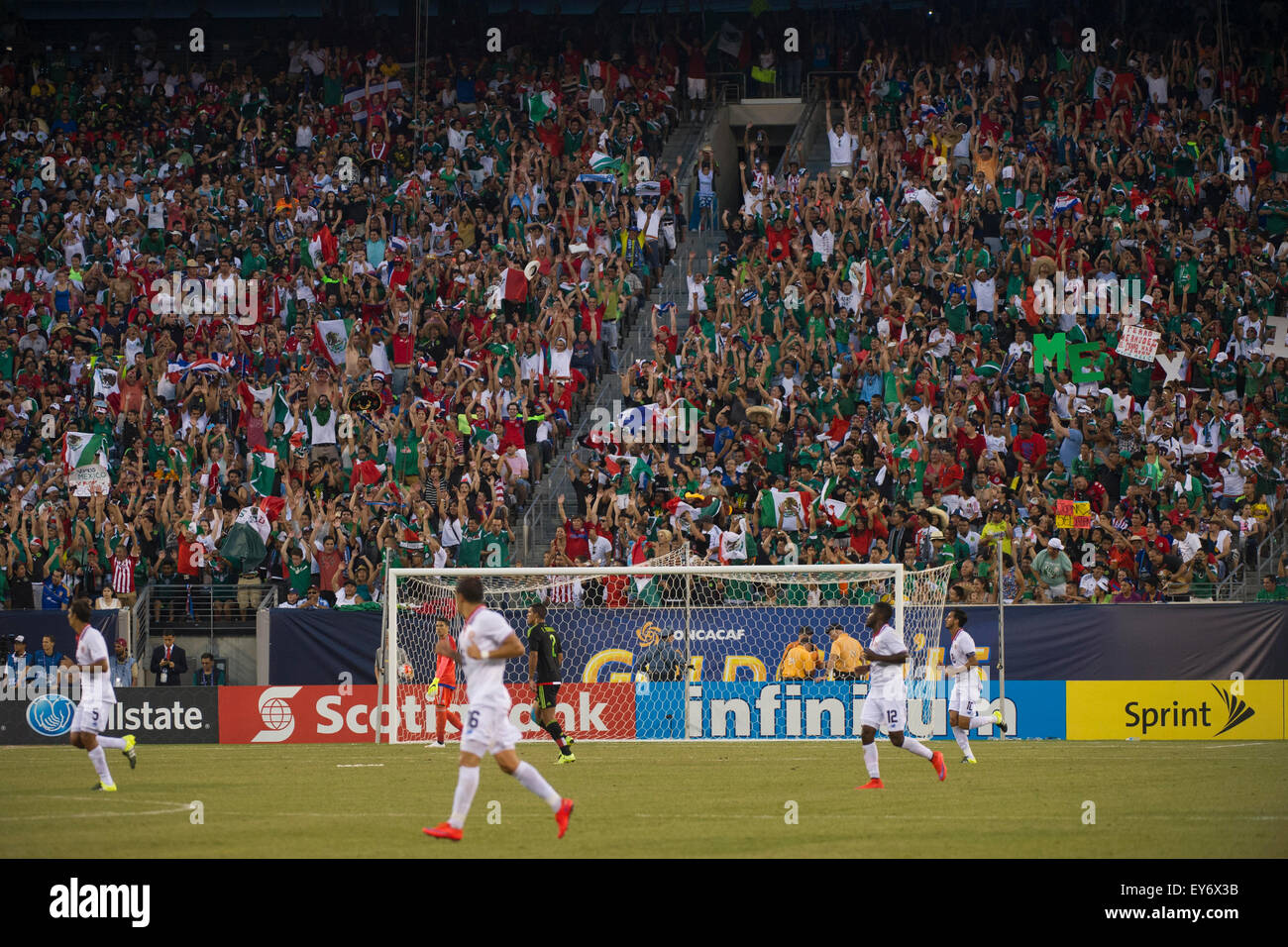 Extra Time. 19th July, 2015. Fans of Mexico stand up and cheer during ...