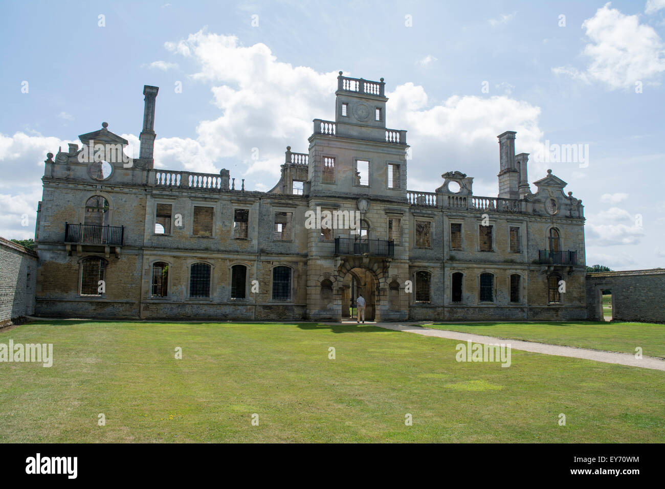 Kirby hall elizabethan 17th century hi-res stock photography and images ...