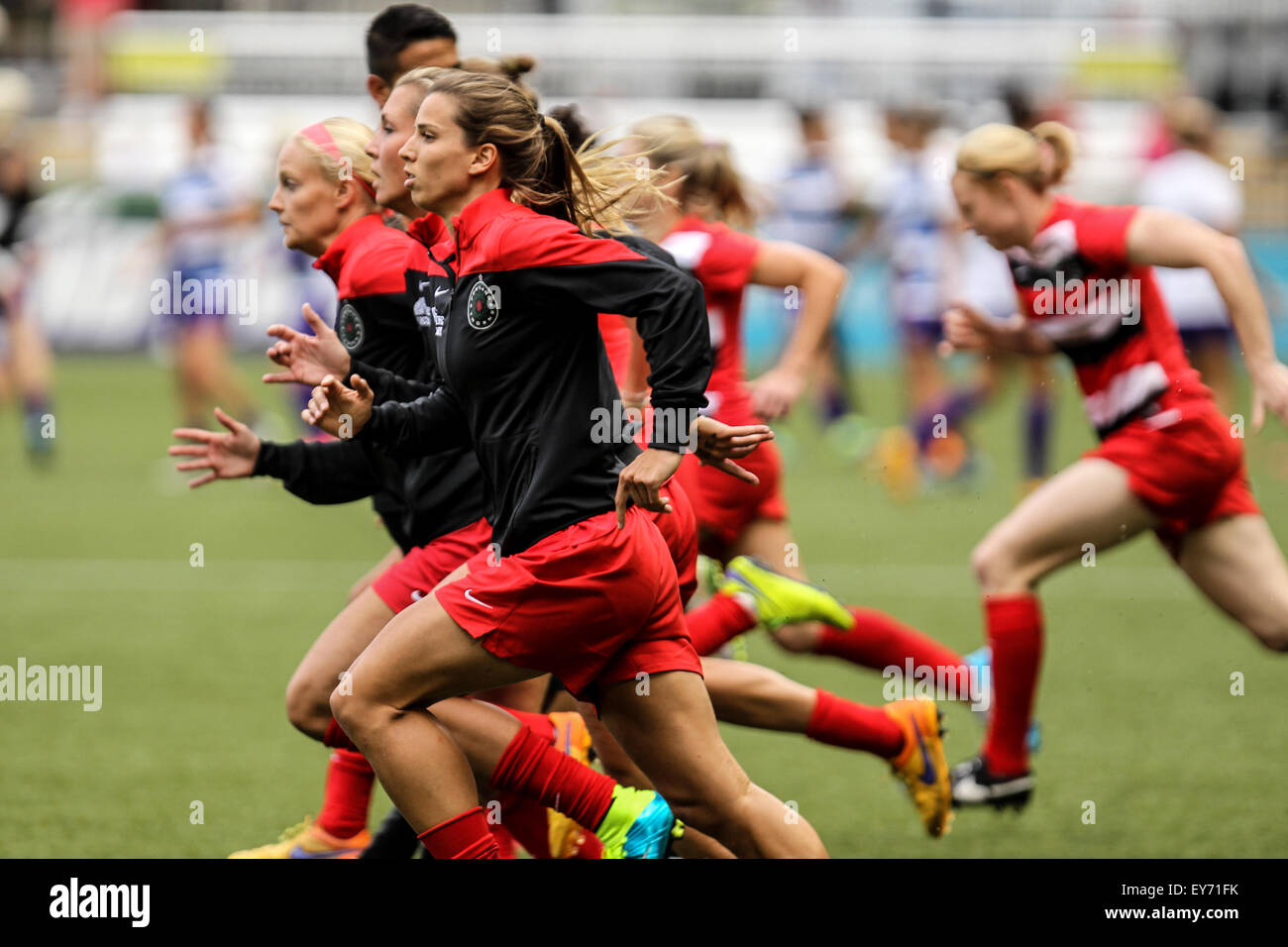 Portland, Oregon, USA. 22nd July, 2015. TOBIN HEATH (17) warms up ...