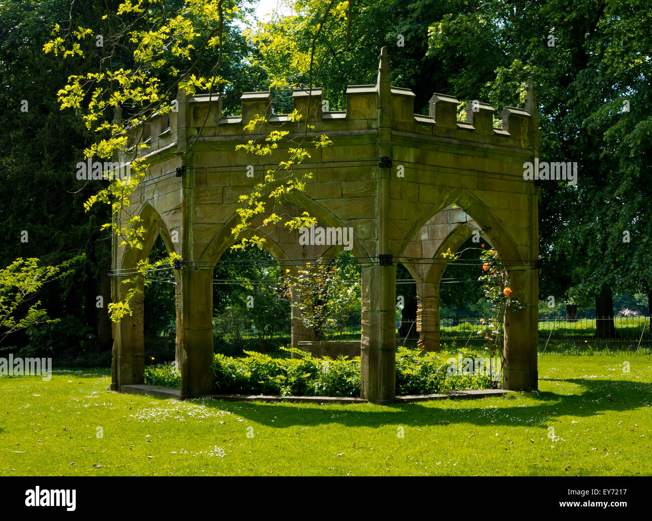Aviary building hi-res stock photography and images - Alamy
