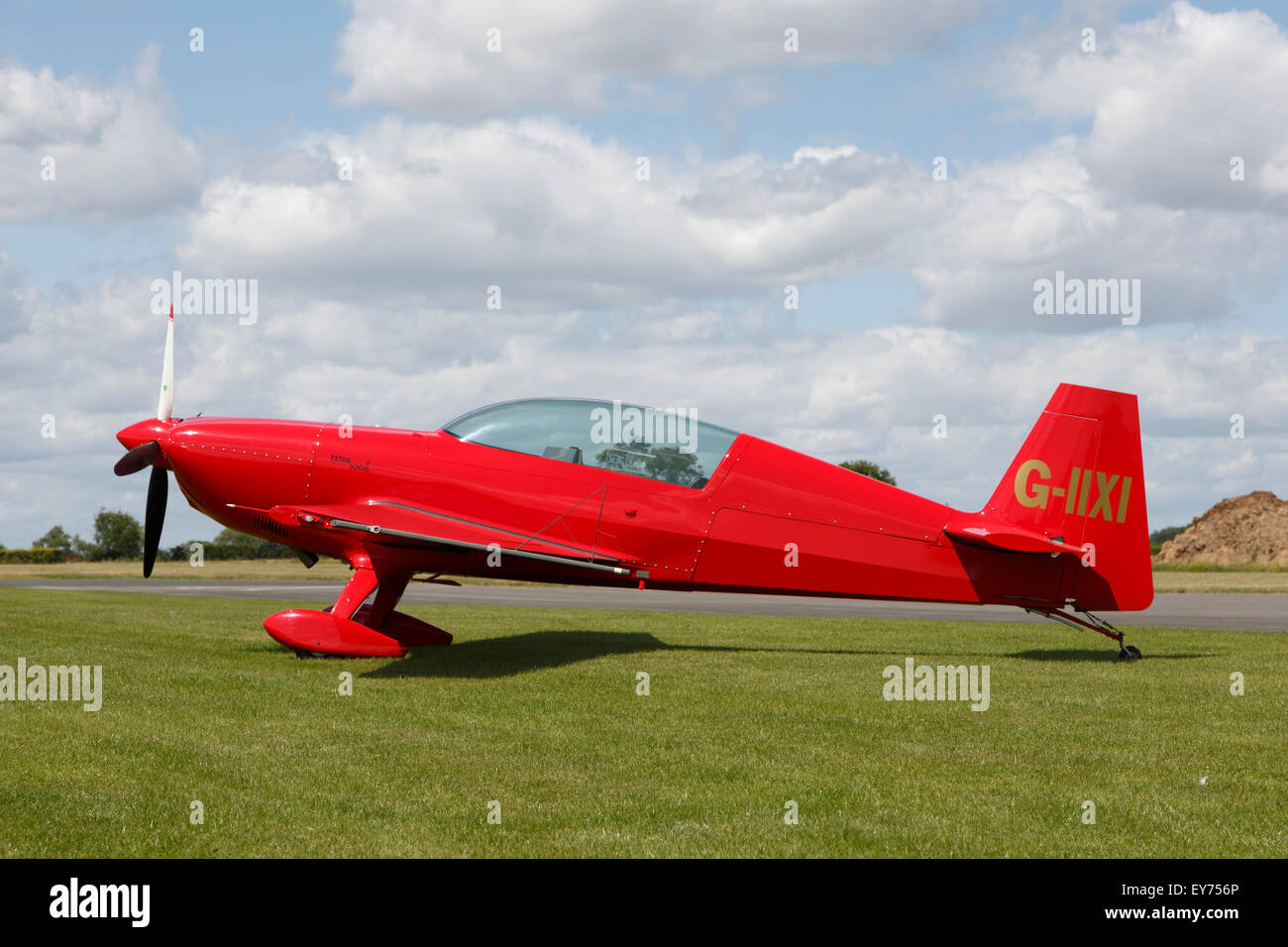 Extra 300 plane hi-res stock photography and images - Alamy