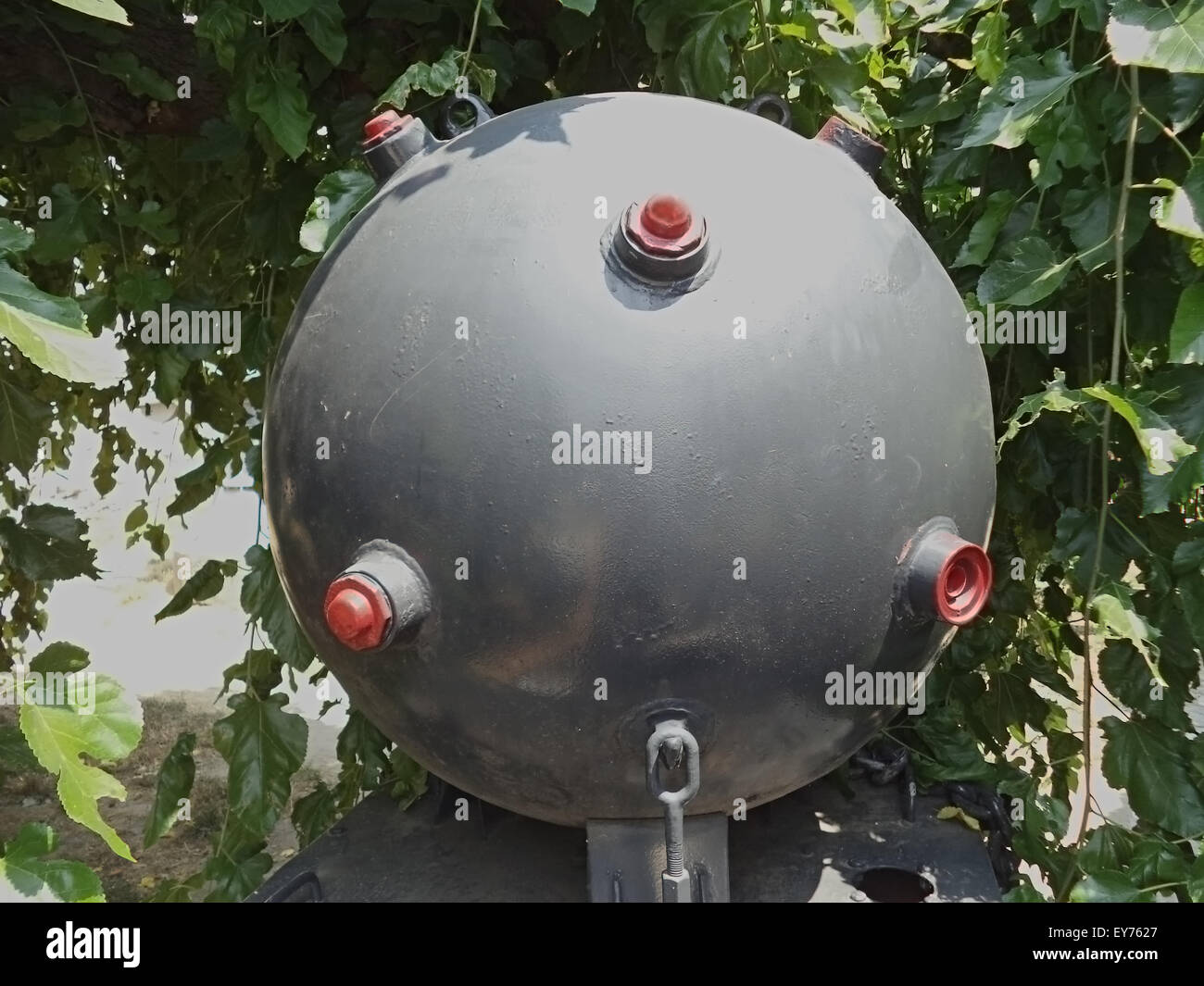 Underwater mines hi-res stock photography and images - Alamy