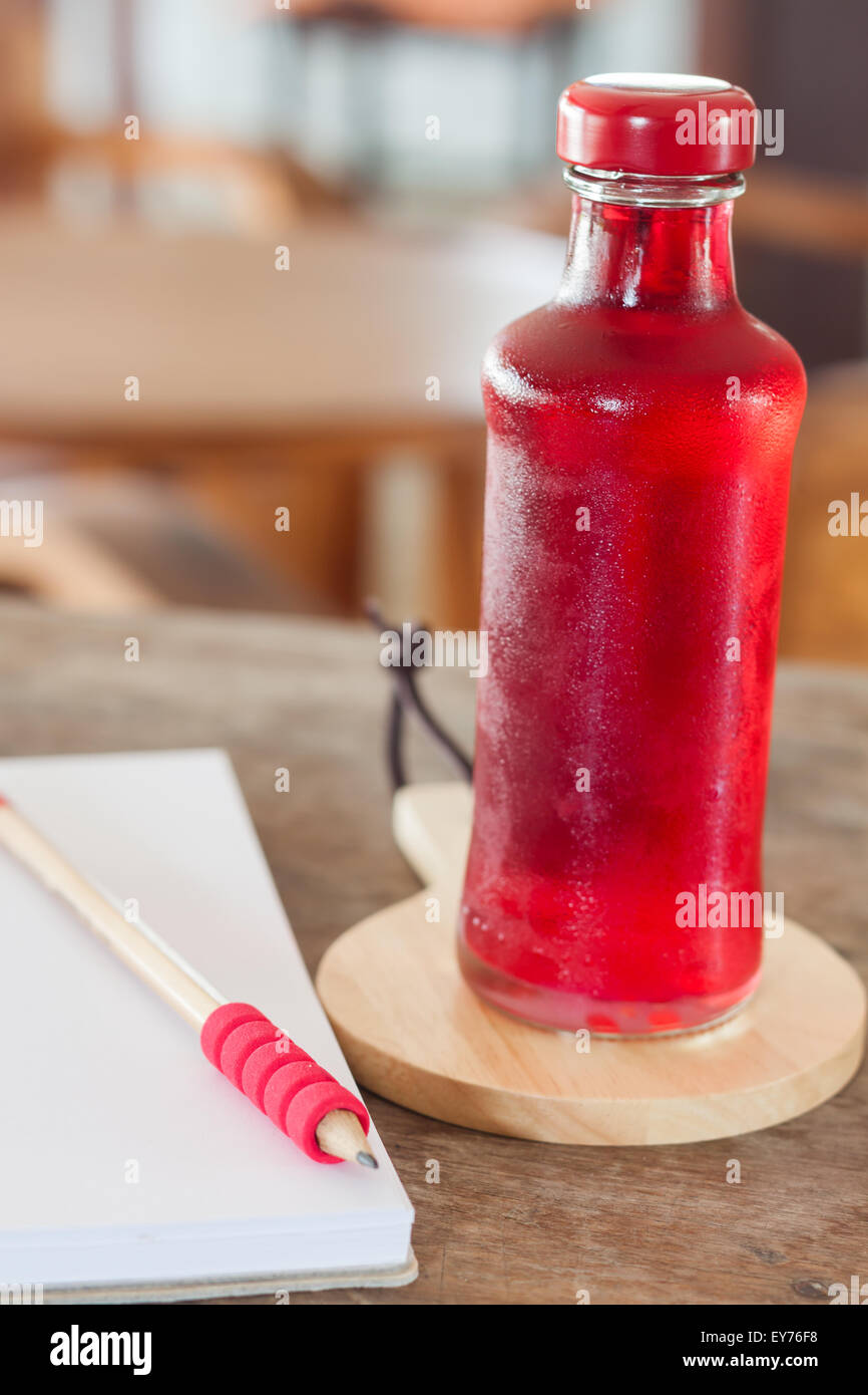 Bottle plate hi-res stock photography and images - Alamy