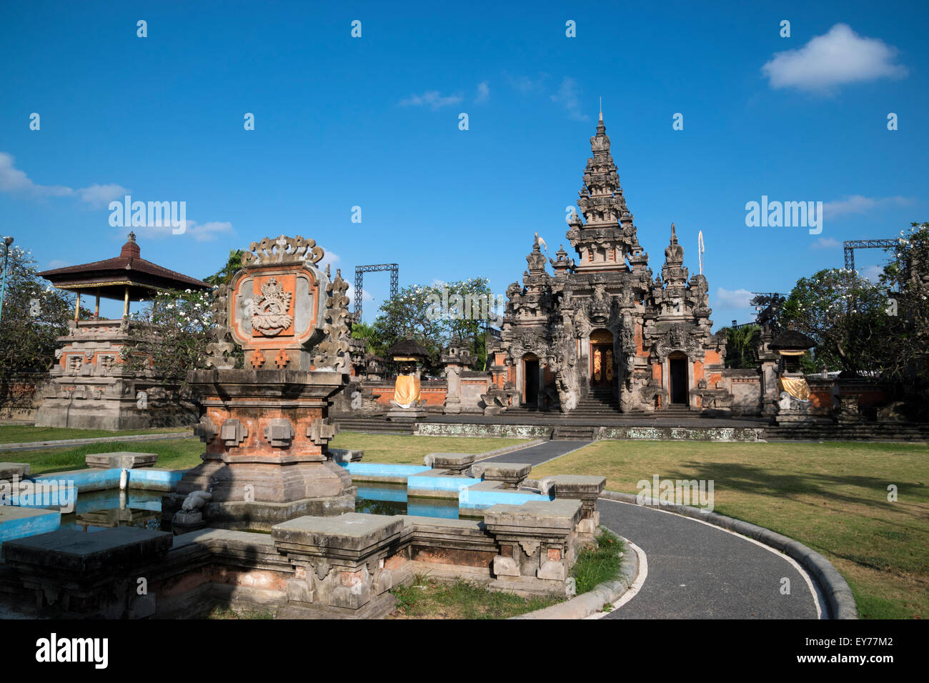 Balinese traditional architecture hi-res stock photography and images ...