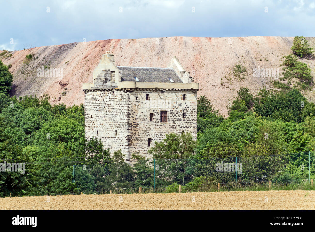 Niddry Castle near Winchburgh in West Lothian Scotland Stock Photo - Alamy