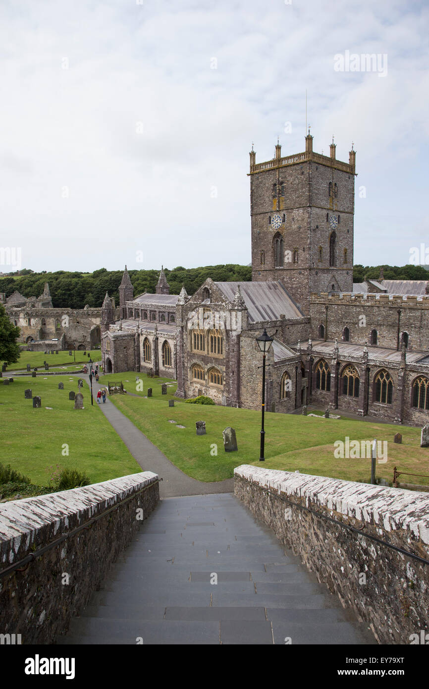 St Davids Cathedral (Welsh: Eglwys Gadeiriol Tyddewi) is situated in St ...