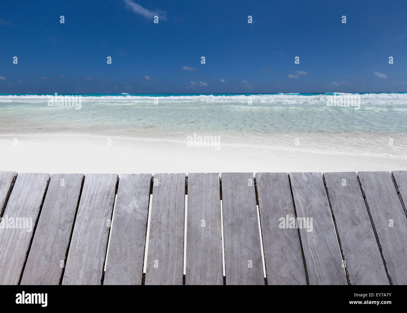 Wooden pier mexico ocean water sea hi-res stock photography and images ...