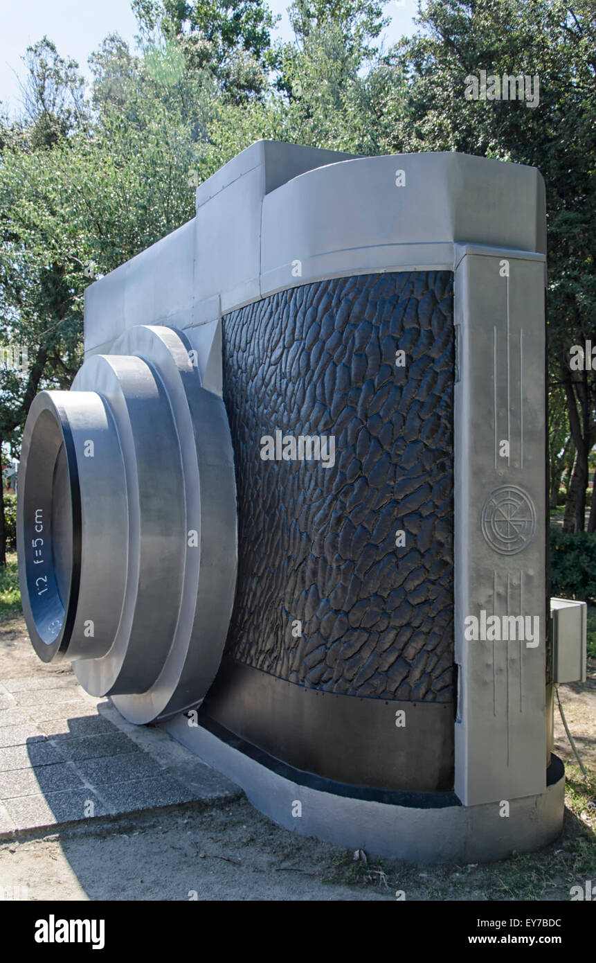Giant camera lens hi-res stock photography and images - Alamy