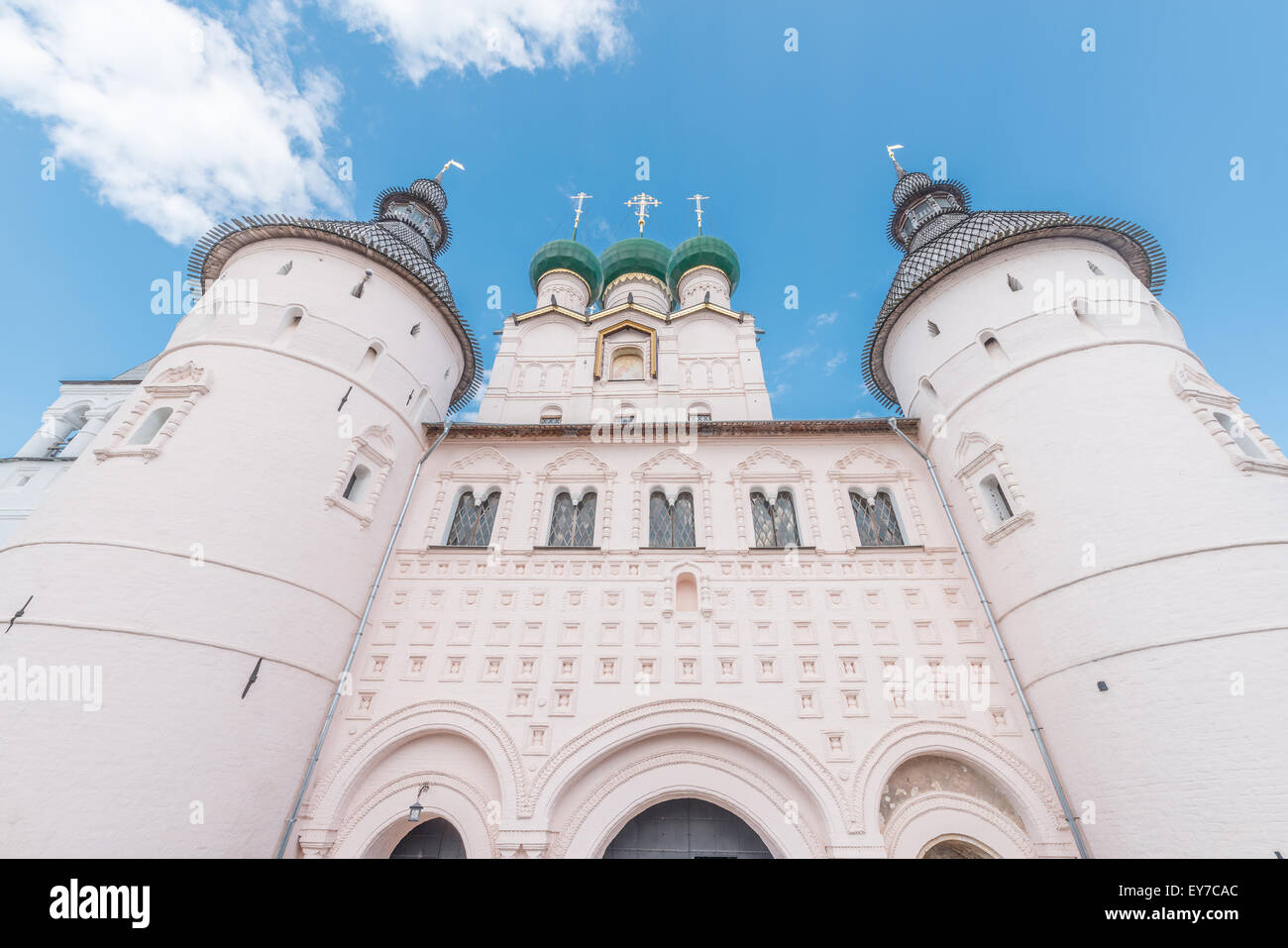 Entrance ancient russian fortress hi-res stock photography and images ...