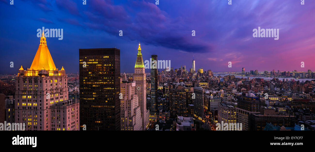 Time of day dusk hi-res stock photography and images - Alamy