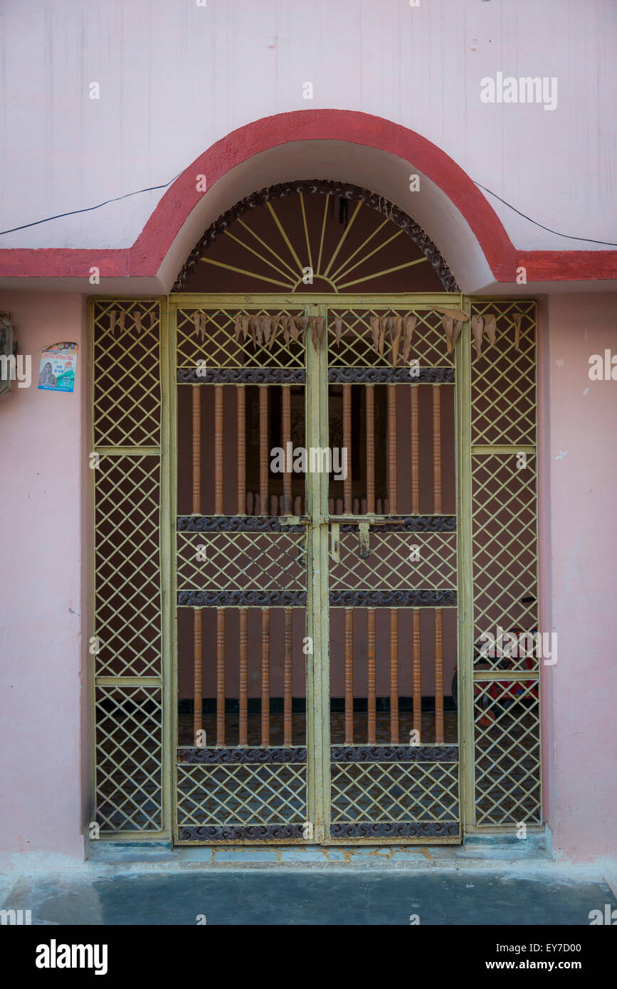 Grillwork hi-res stock photography and images - Alamy