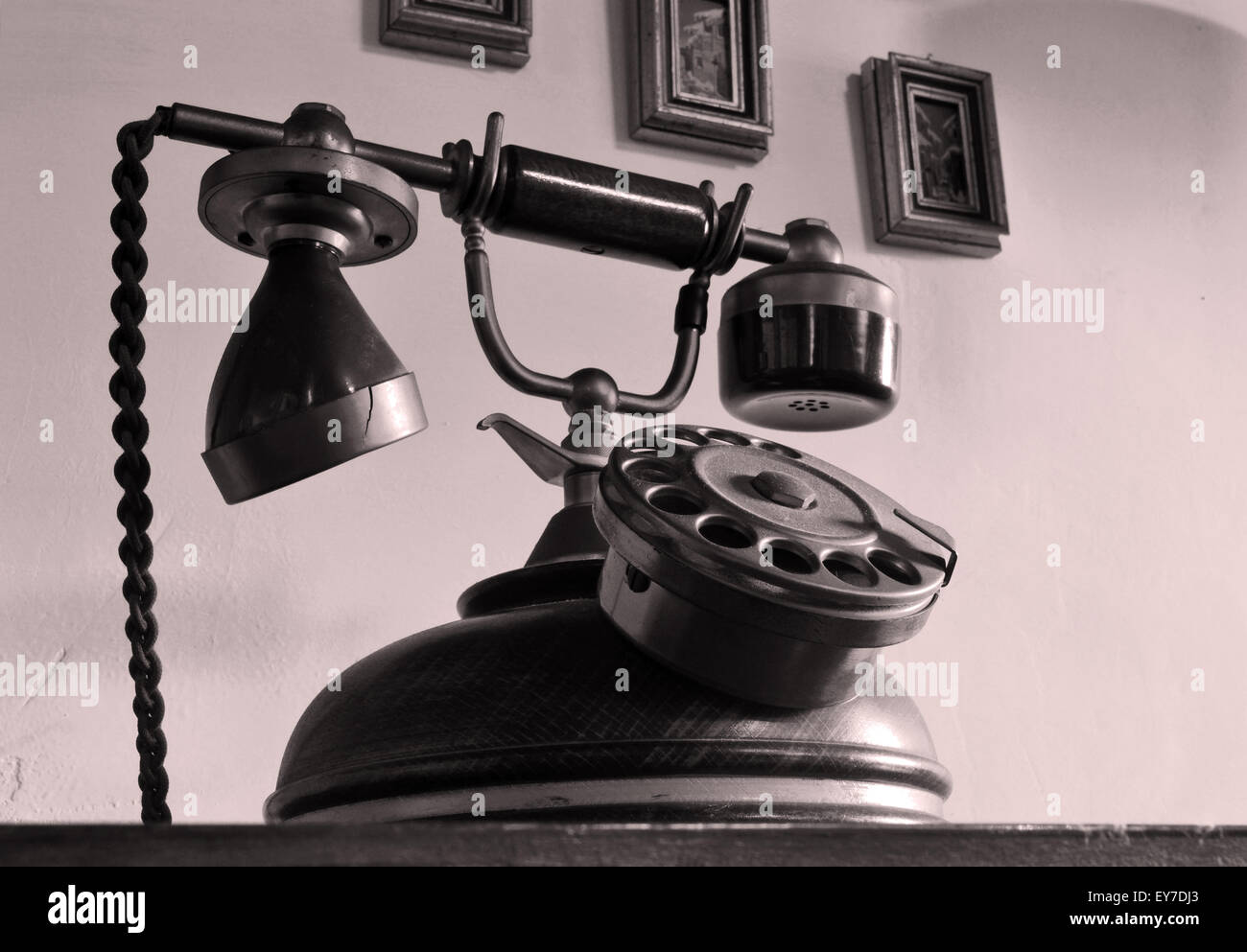 Phone ringing on desk hi-res stock photography and images - Alamy