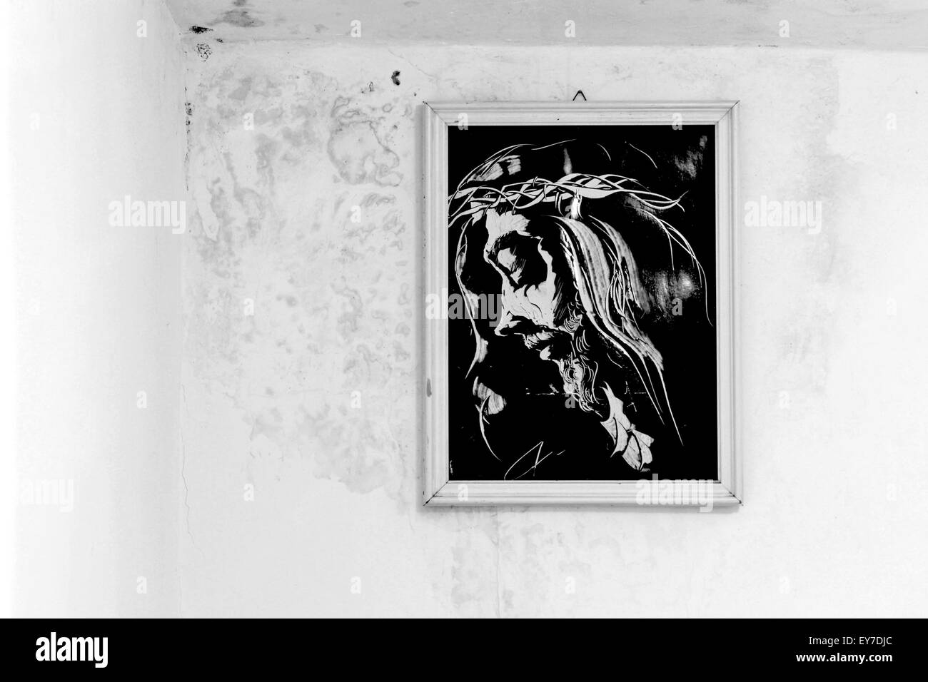 Crown thorns jesus wall hi-res stock photography and images - Alamy