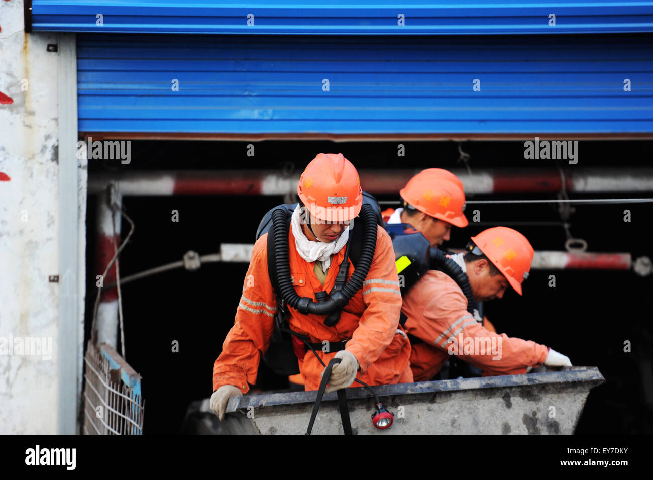 Flooded mine shaft hi-res stock photography and images - Alamy