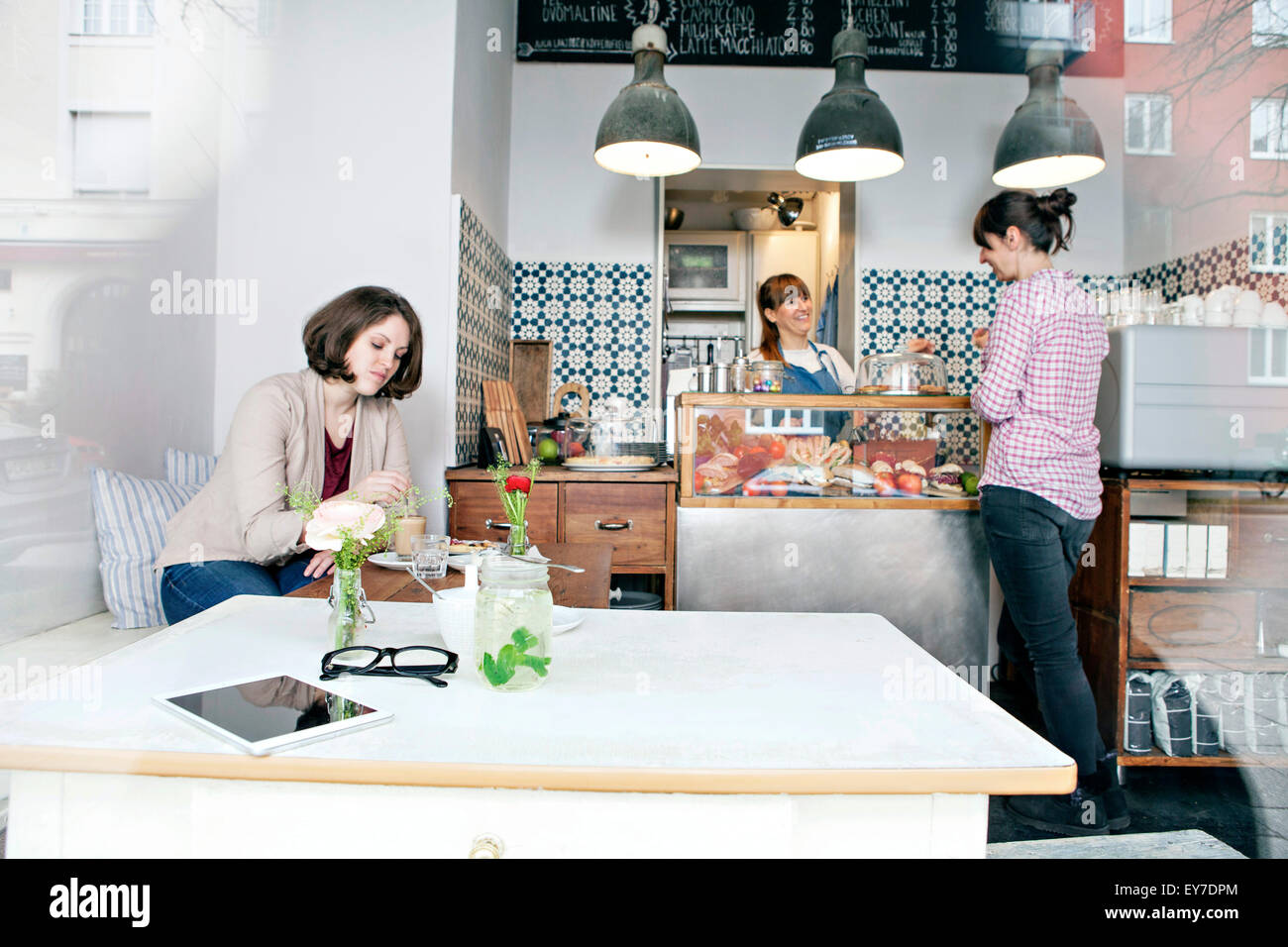 Interior cafe hi-res stock photography and images - Alamy