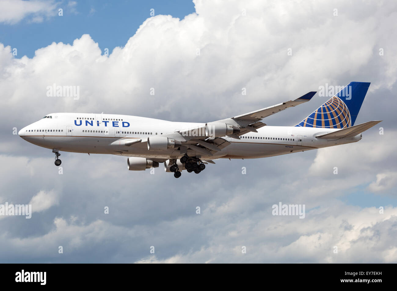 United Boeing 747