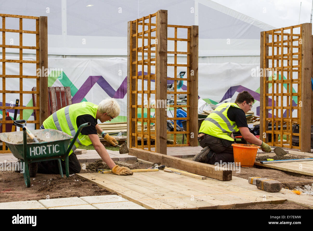 Garden and landscape workmen Apprenticeships at Tatton Park, Cheshire ...