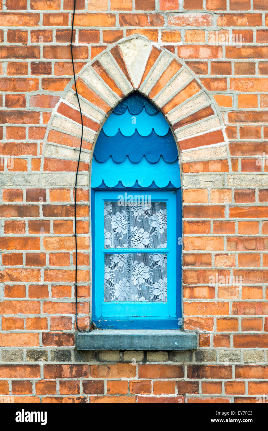 A gothic, ornate window in a house in Padstow in the UK Stock Photo - Alamy