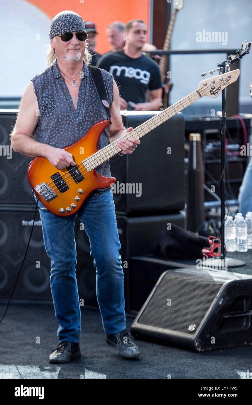 Roger glover of deep purple on stage hi-res stock photography and ...