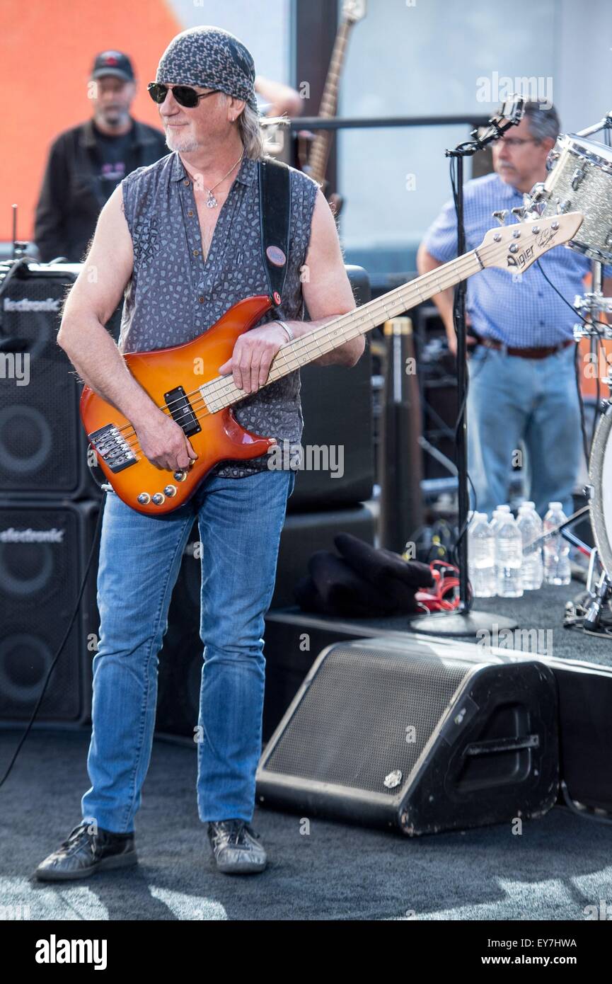 Roger glover of deep purple on stage hi-res stock photography and ...