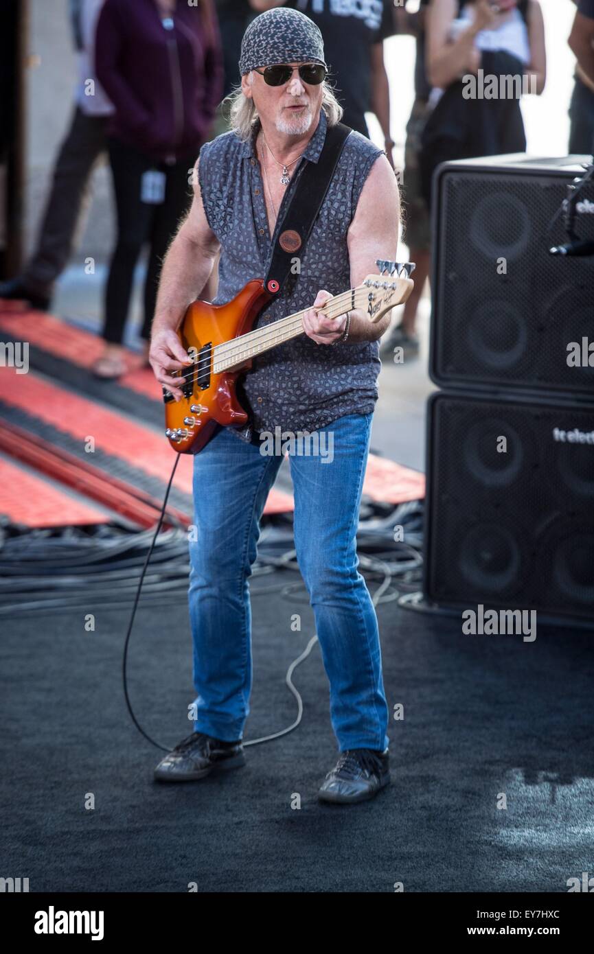 Roger glover of deep purple on stage hi-res stock photography and ...