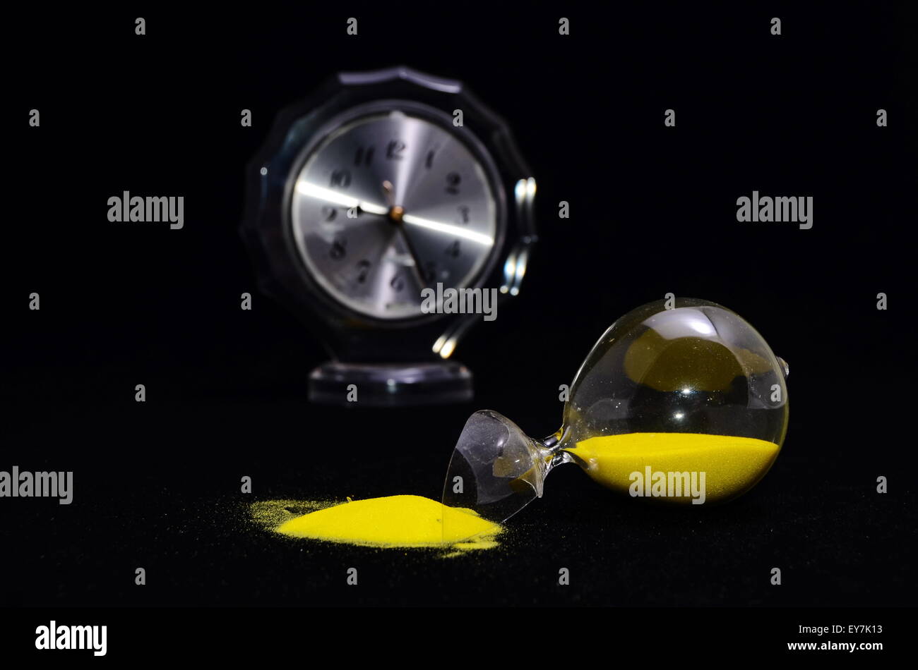 Broken Glass Hourglass Stock Photo - Alamy