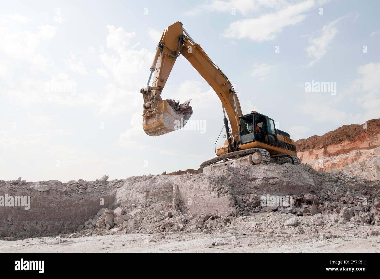 loading a large lorry building material Stock Photo - Alamy
