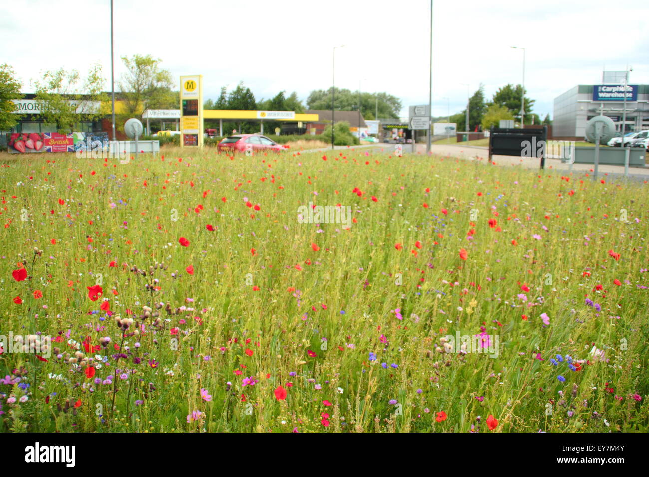 Roundabout uk town hi-res stock photography and images - Alamy