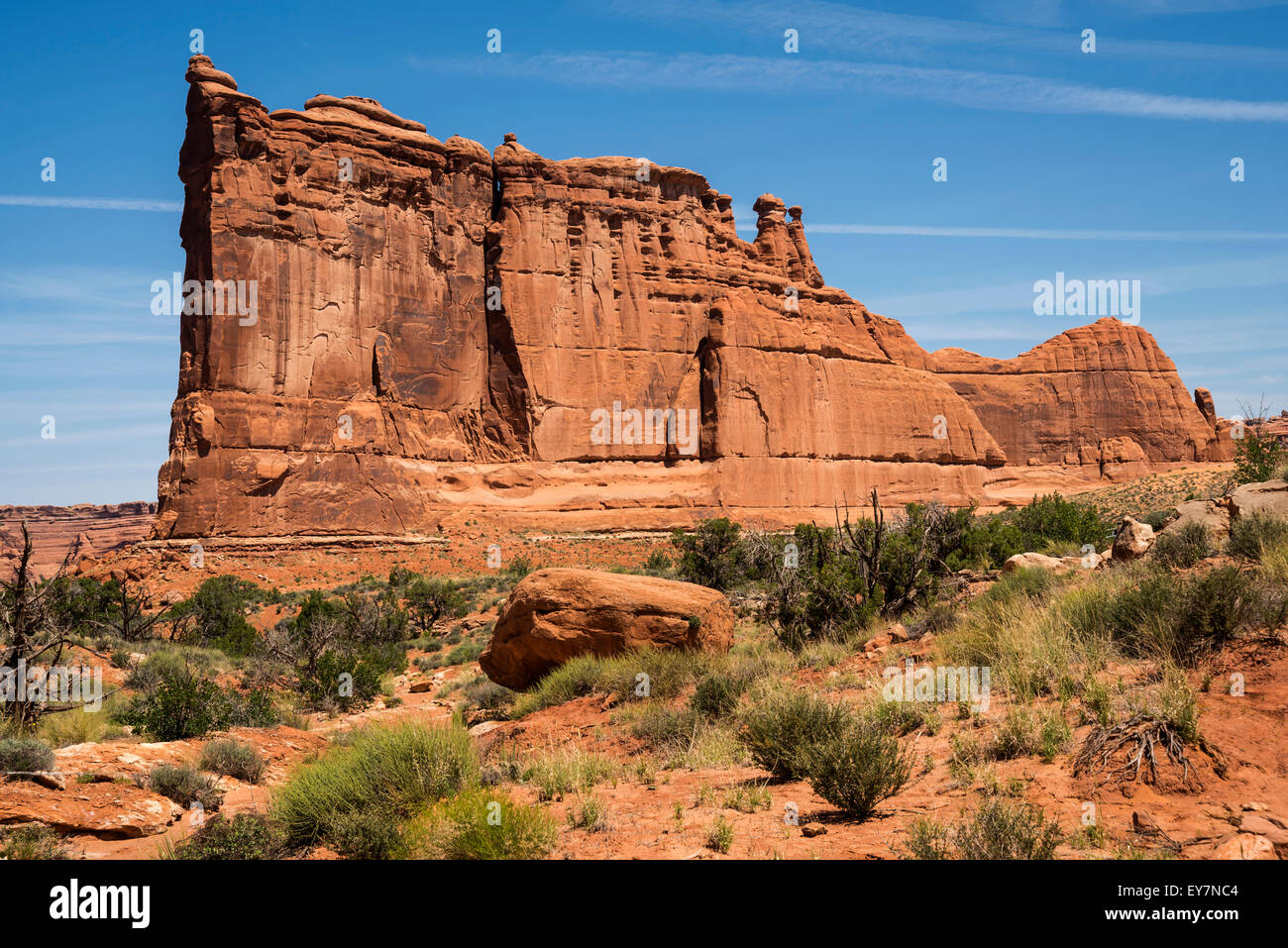 Impressive mountain ranges hi-res stock photography and images - Alamy