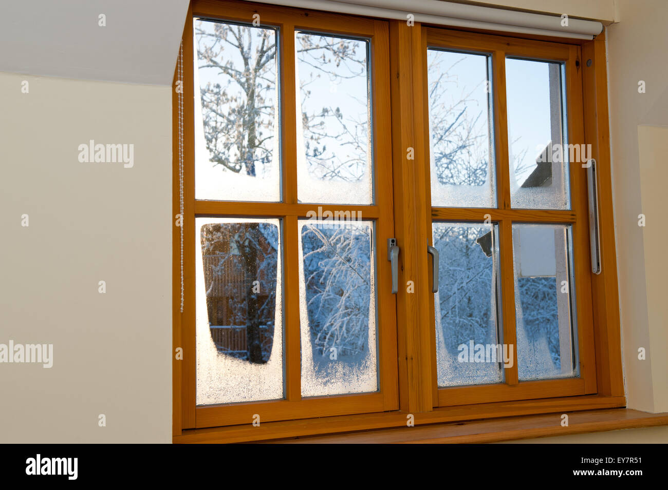 Winter snow scene through window hi-res stock photography and images ...