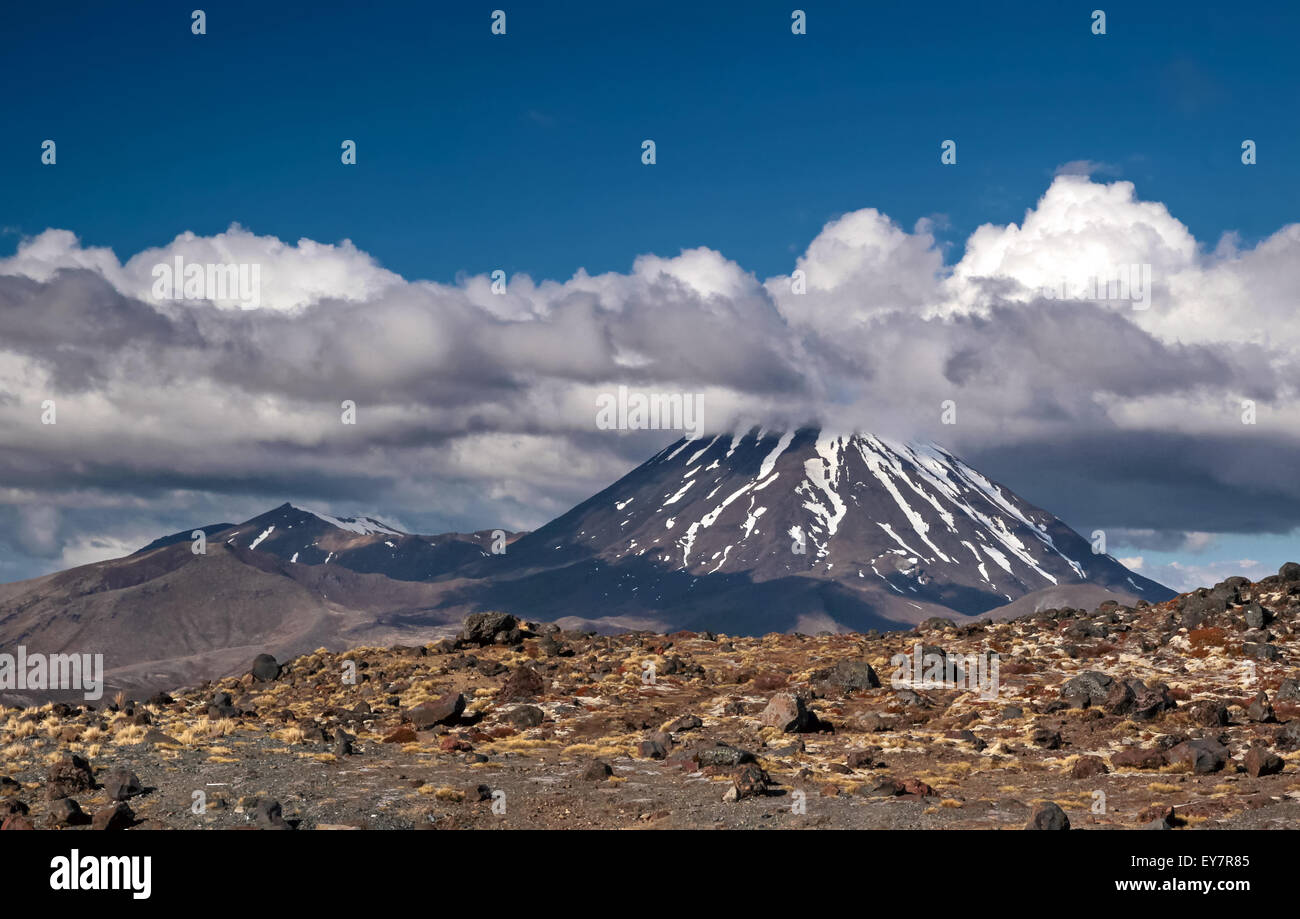 Crater of ngauruhoe, new zealand hi-res stock photography and images ...