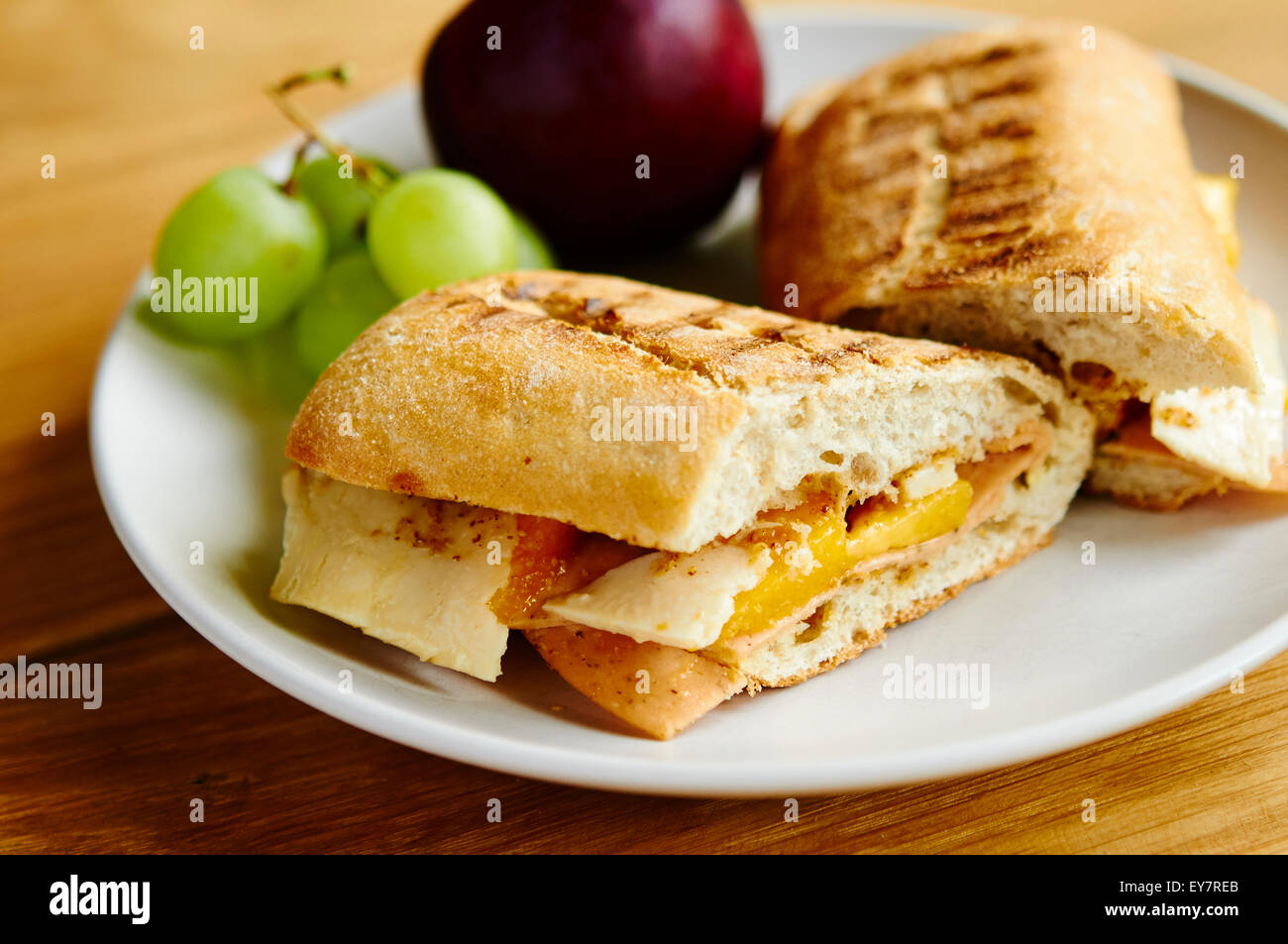 Deli plate hi-res stock photography and images - Alamy