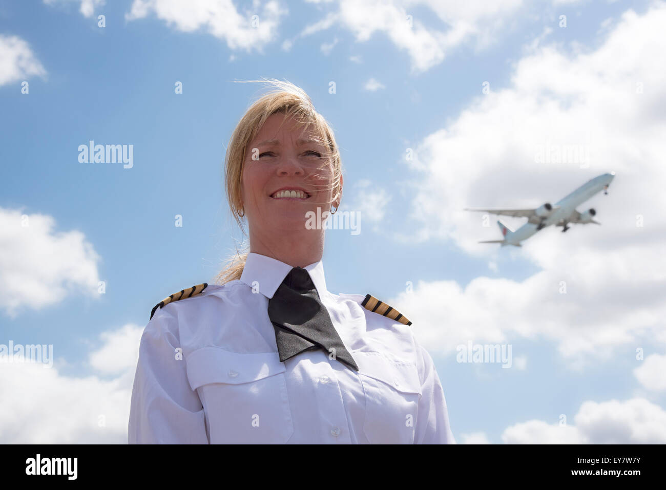 Woman pilot hi-res stock photography and images - Alamy