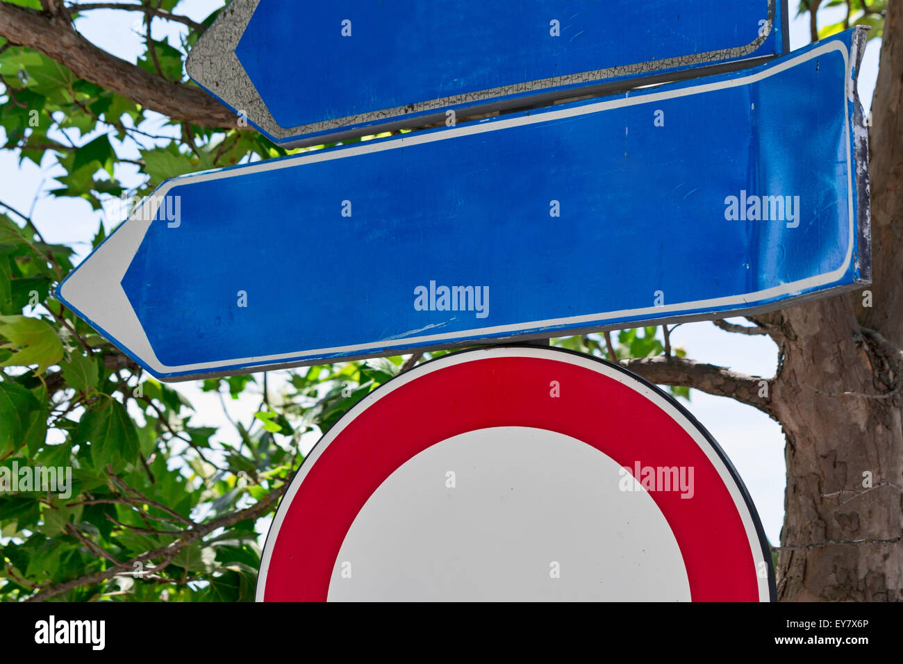 Empty blue sign hi-res stock photography and images - Alamy