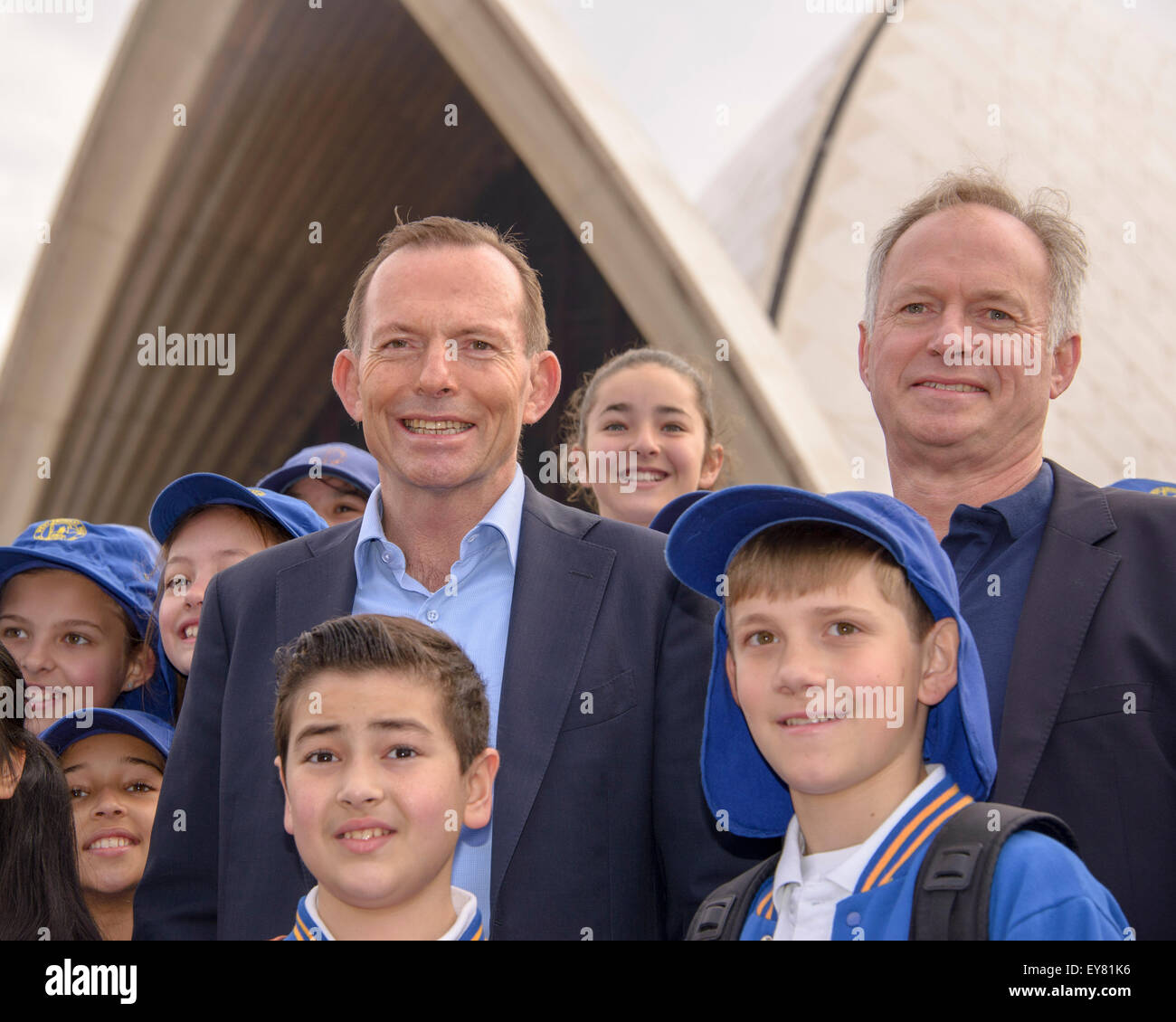 School children at the sydney opera house hi-res stock photography and ...