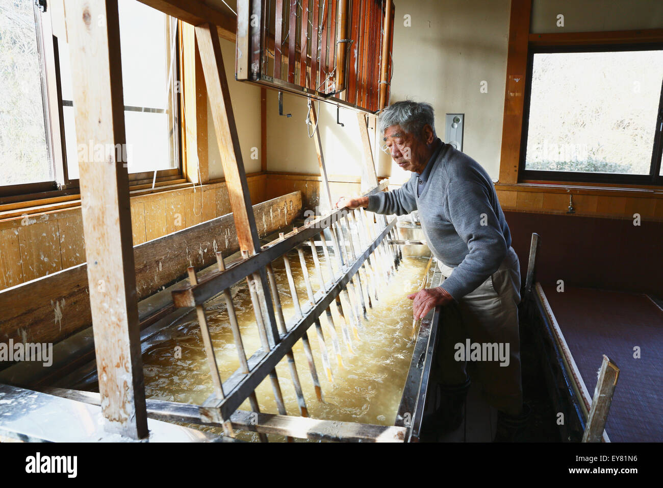 Japanese craftsman hi-res stock photography and images - Alamy