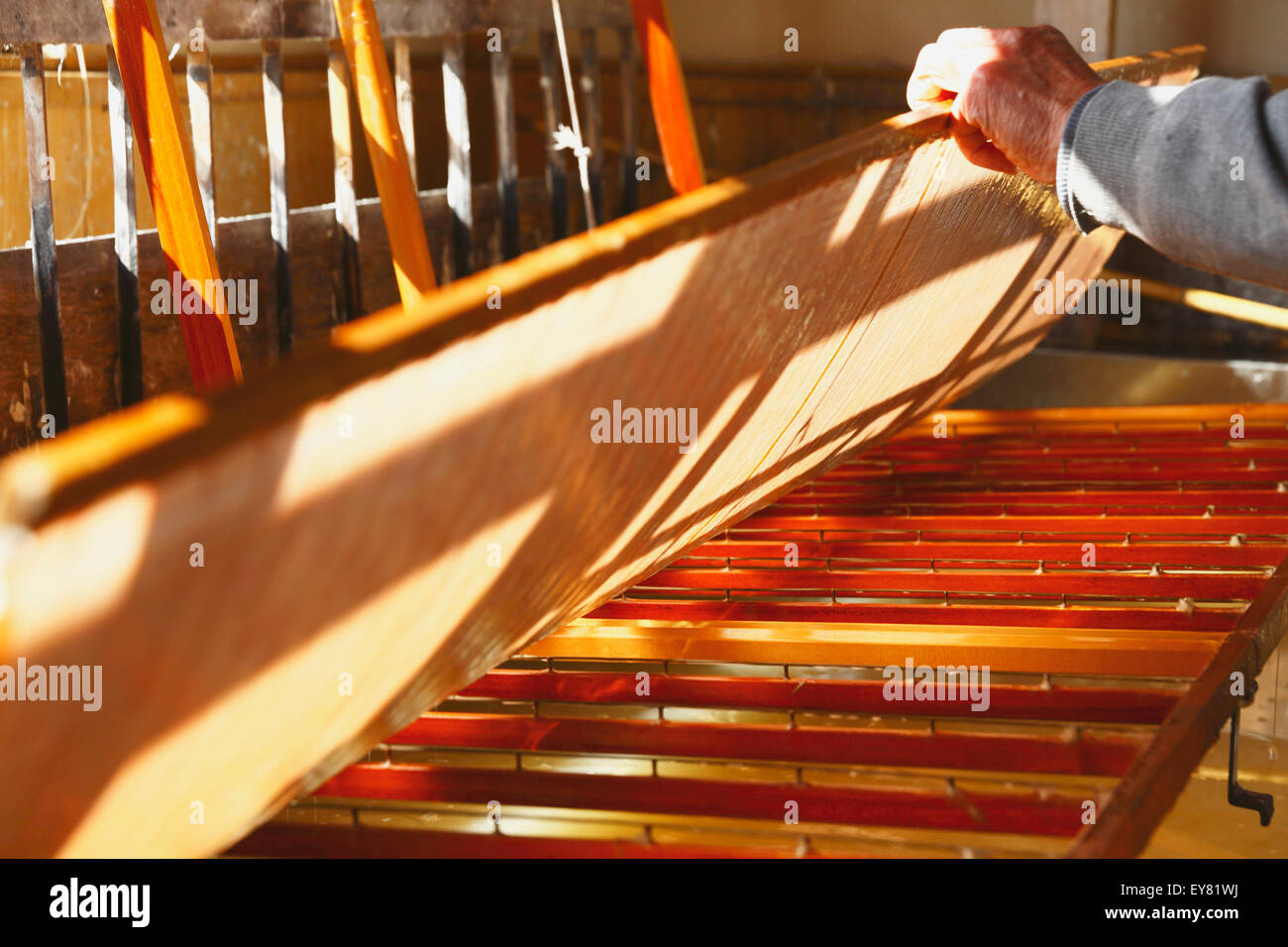 Japanese traditional paper craftsman working in his studio Stock Photo ...