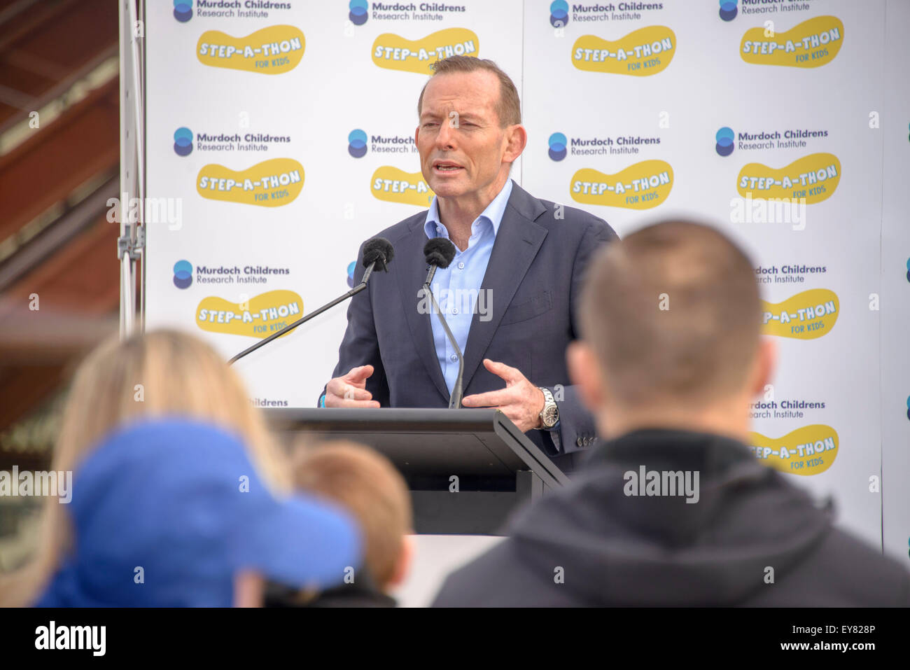 School children at the sydney opera house hi-res stock photography and ...