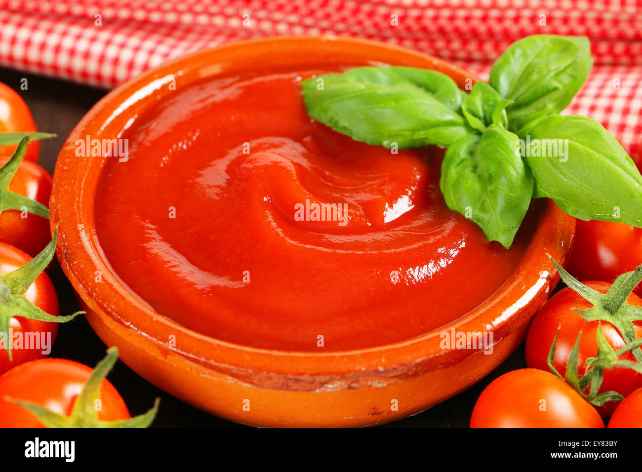 Smooth earthenware bowl hi-res stock photography and images - Alamy