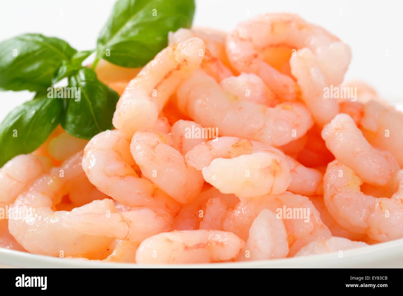 Cooked peeled prawns hi-res stock photography and images - Alamy