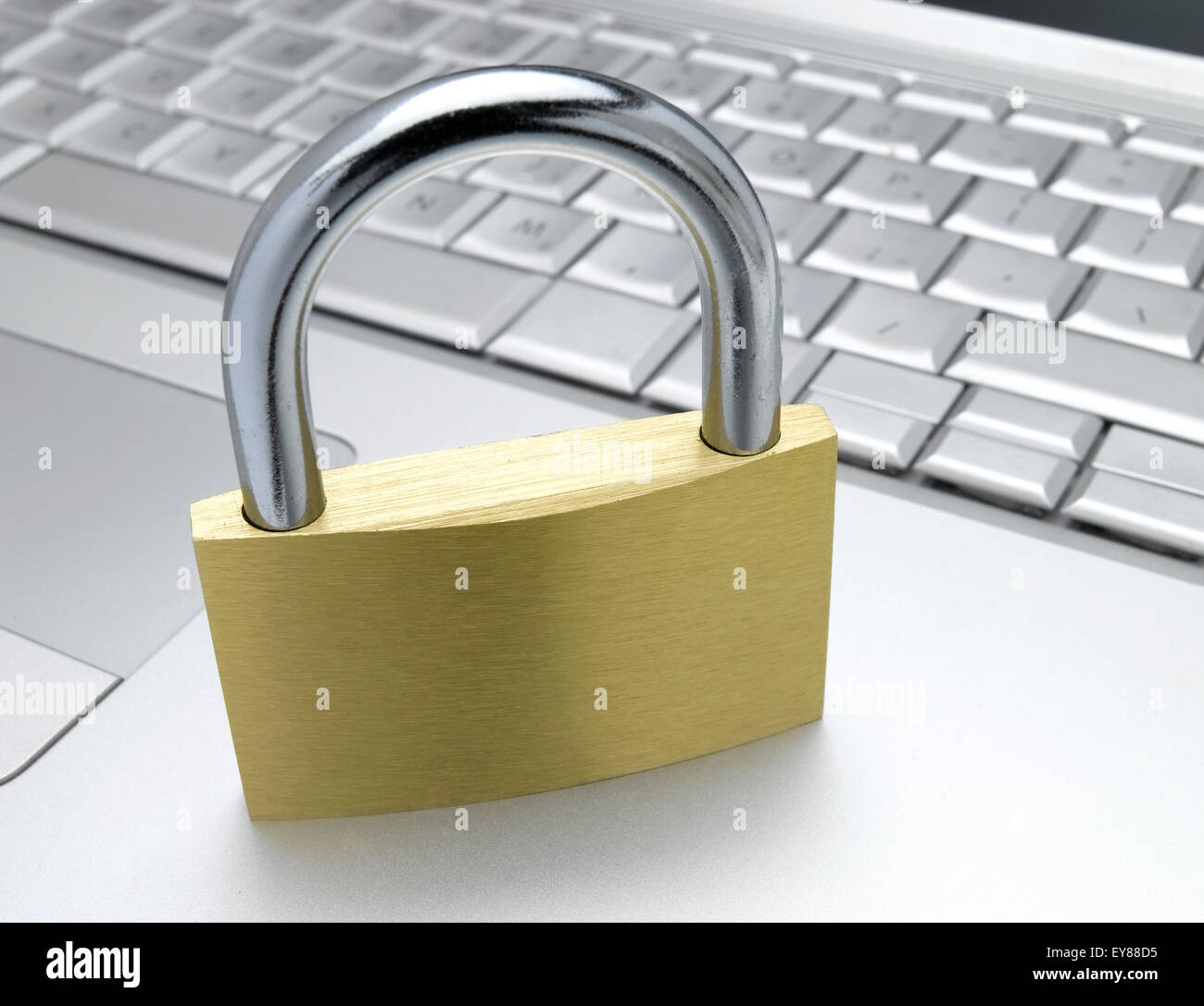 Silver laptop hi-res stock photography and images - Alamy