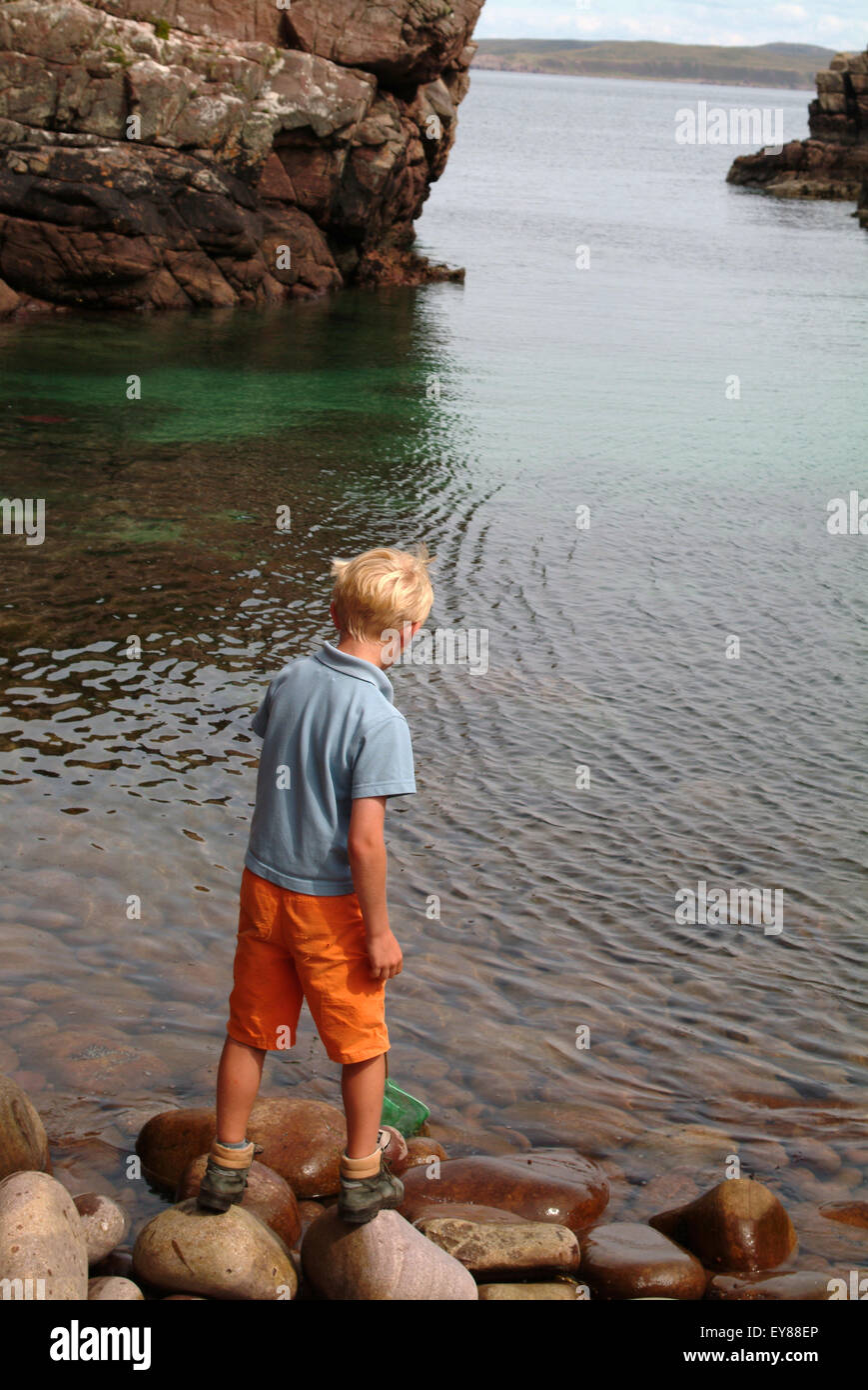 Exploring Rock Pools High Resolution Stock Photography and Images - Alamy