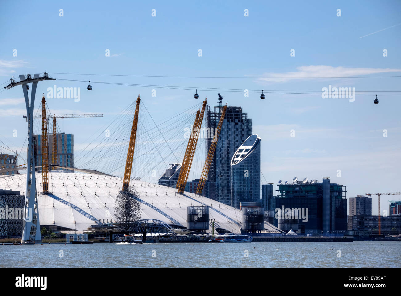 London cable car greenwich hi-res stock photography and images - Alamy