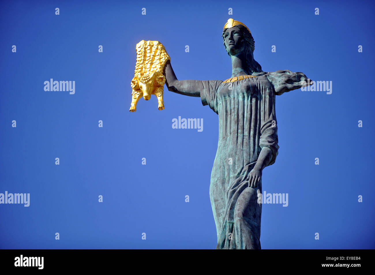 Statue of medea hi-res stock photography and images - Alamy
