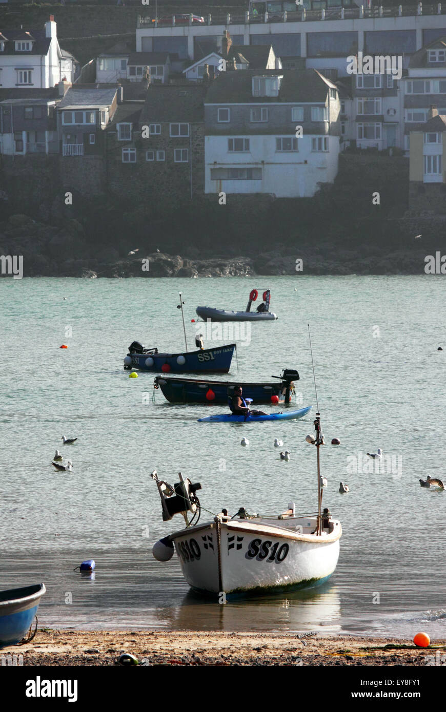 Cornish harbours hi-res stock photography and images - Alamy