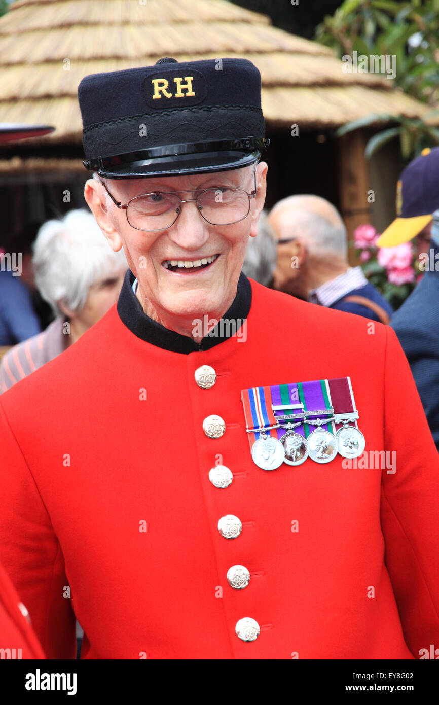 Old chelsea pensioner soldiers hi-res stock photography and images - Alamy