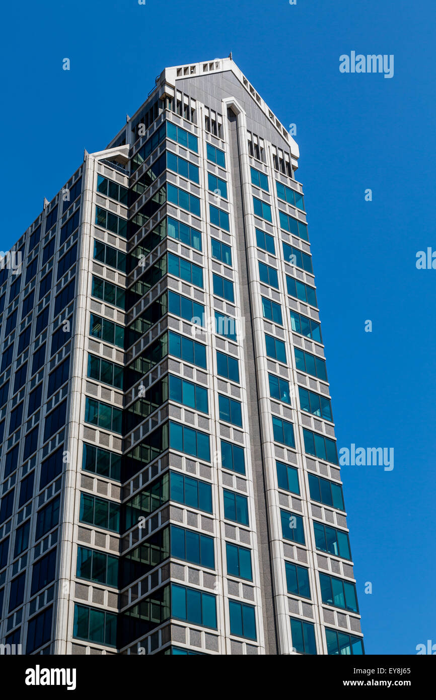 Construction highrise residential condo tower hi-res stock photography ...