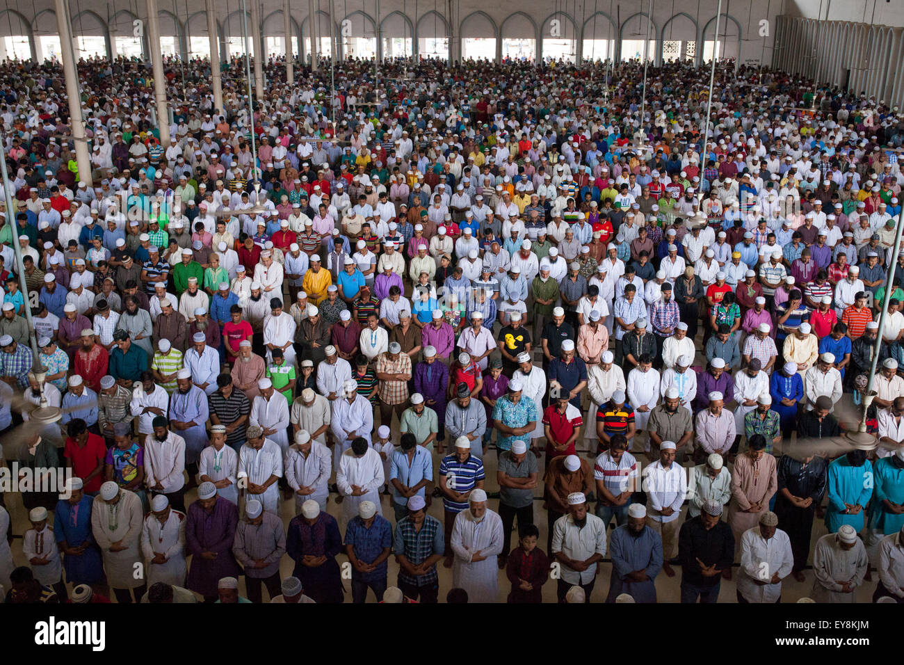 DHAKA, BANGLADESH 17th July : Bangladeshi Muslims attend the last ...