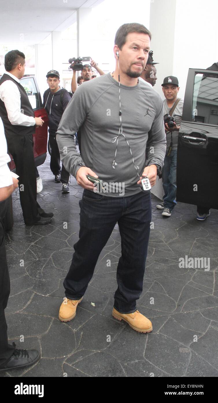 Mark Wahlberg and Chicago Bulls player Jimmy Butler leave E. Baldi ...
